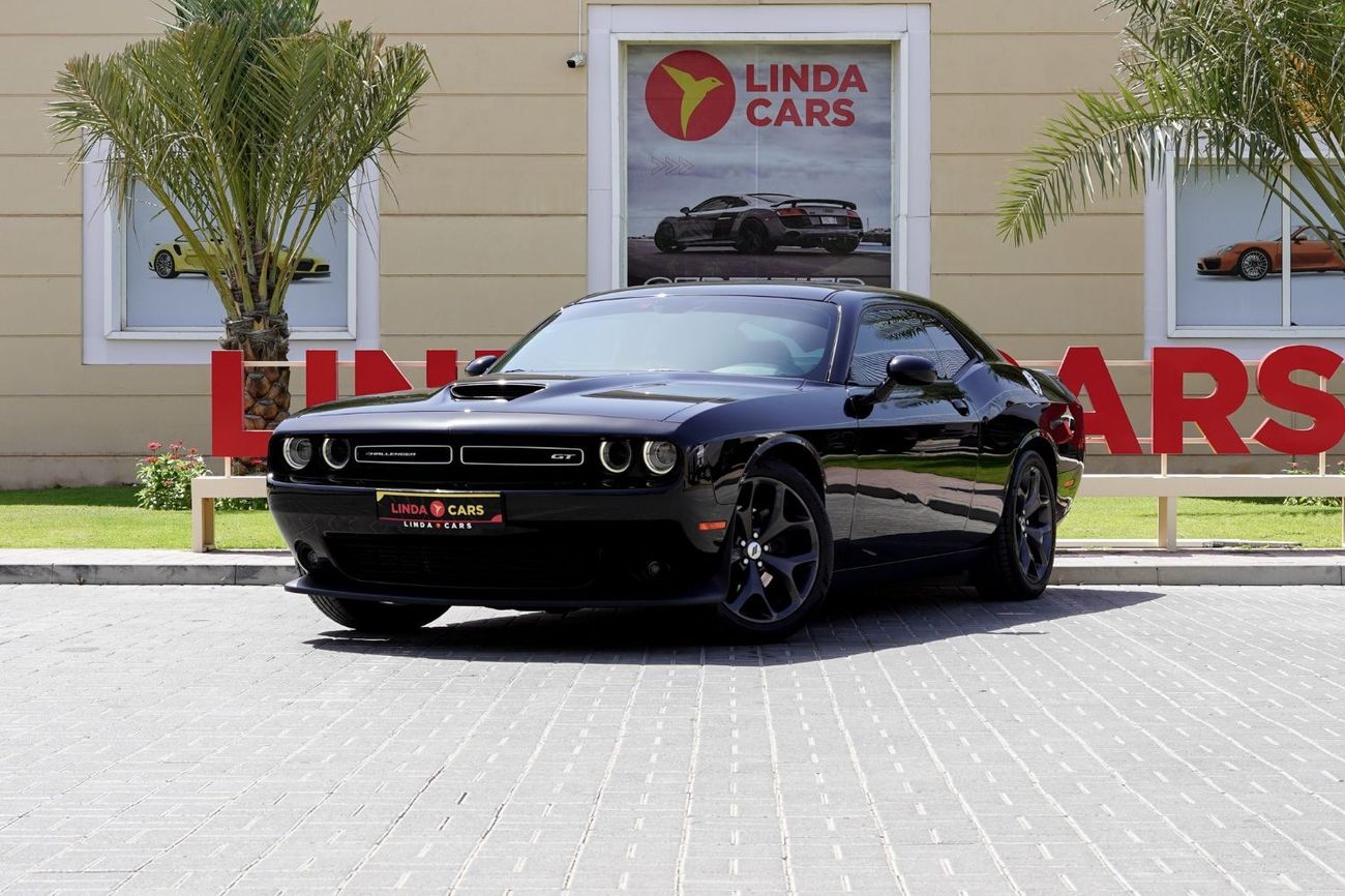 Used Dodge Challenger 2019 for sale in Dubai - 742772