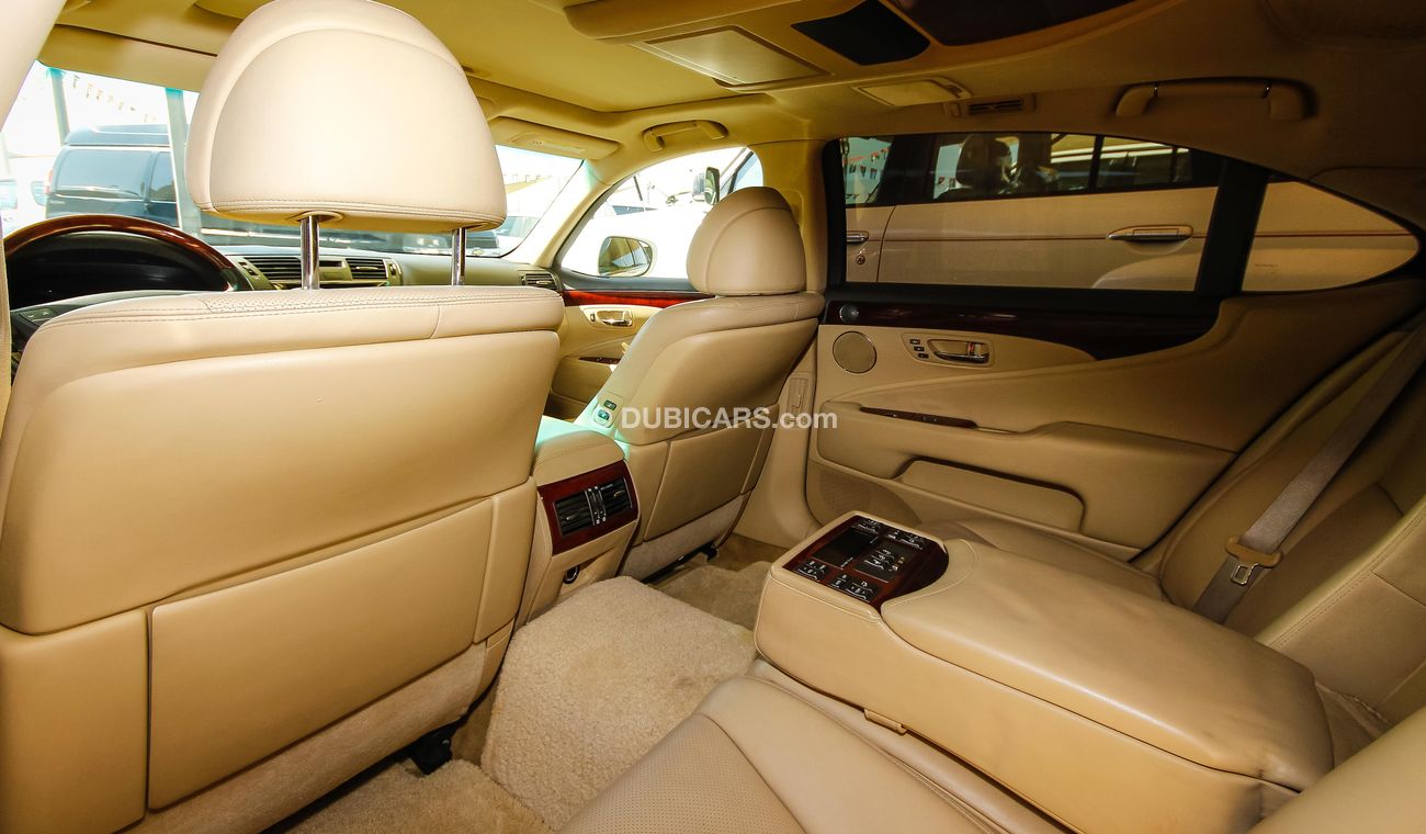 Used Lexus LS 430 2007 for sale in Sharjah - 83029