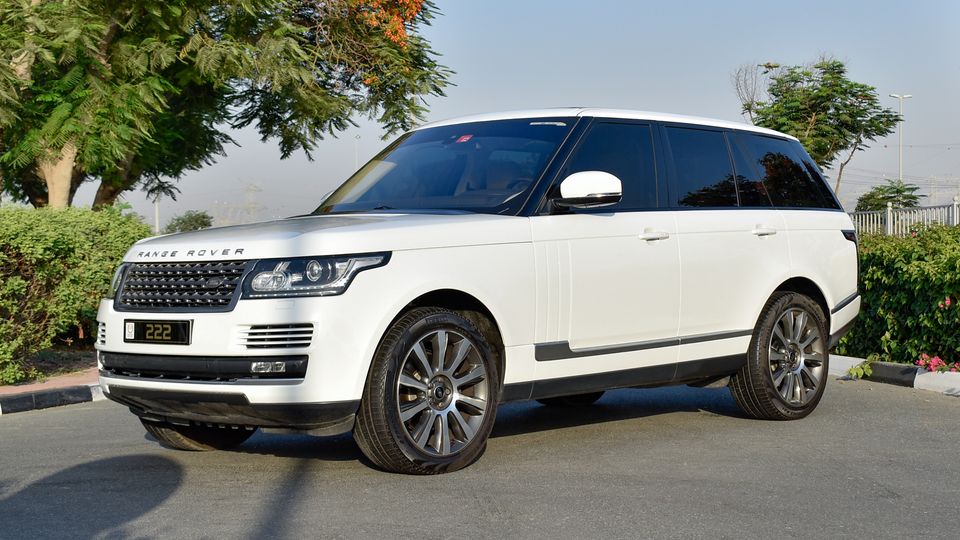 Used Land Rover Range Rover HSE 2014 for sale in Dubai - 746942