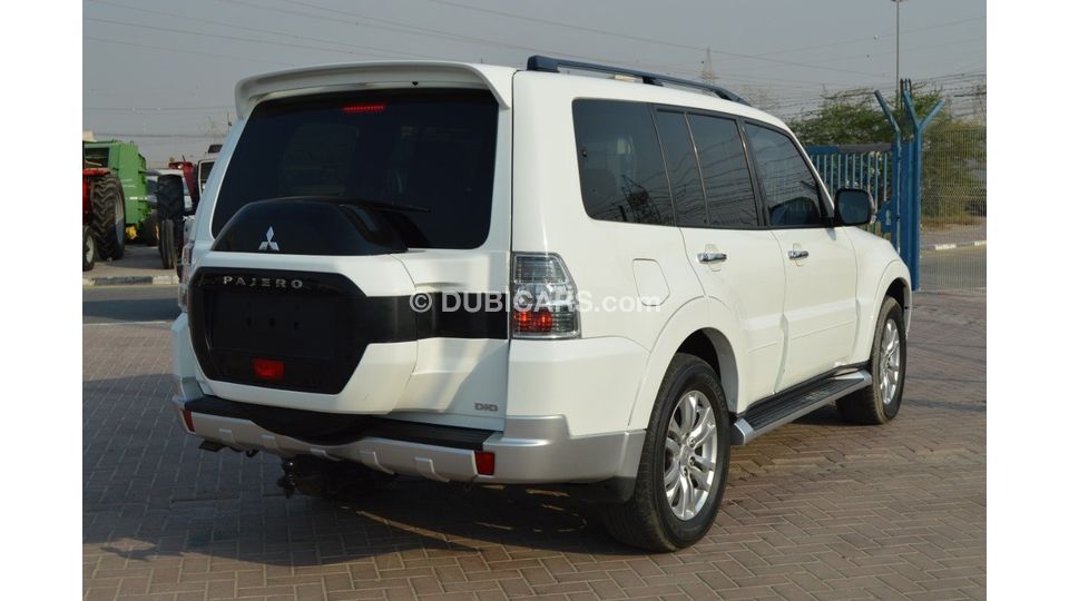 Used Mitsubishi Pajero Full option clean car leather seats power seats 2020 for sale in Dubai ...