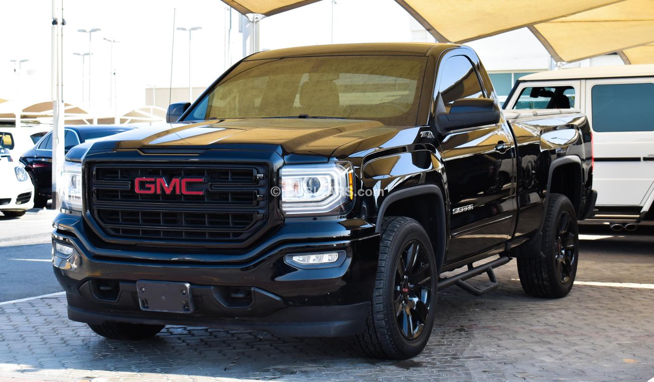 Used GMC Sierra SLE Z71 2018 for sale in Sharjah - 563599