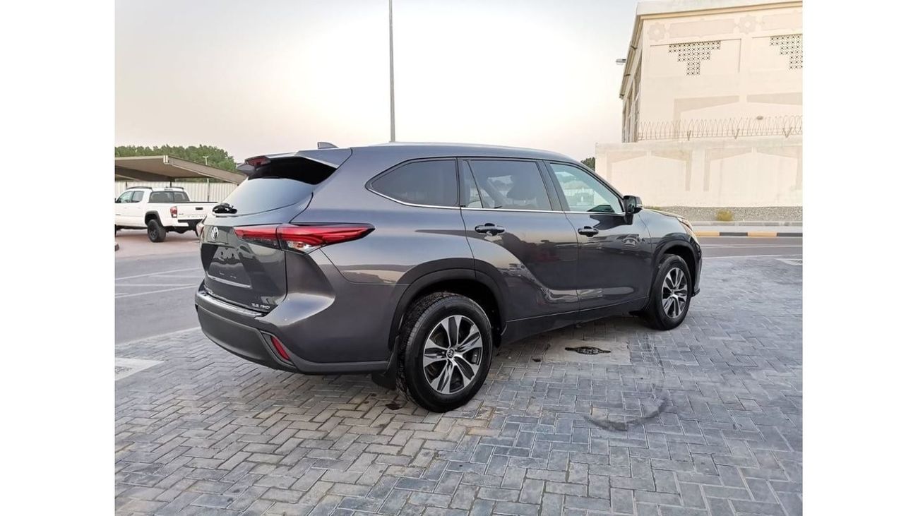 Used Toyota Highlander Toyota Highlader XLE - 2022 - Grey 2022 for sale ...