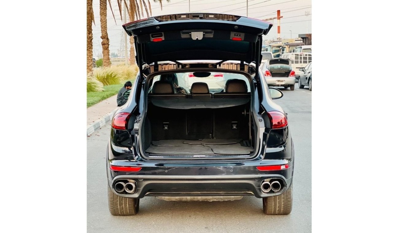 Used Porsche Cayenne HYBRID V6 3000CC 2016 for sale in Dubai - 558312