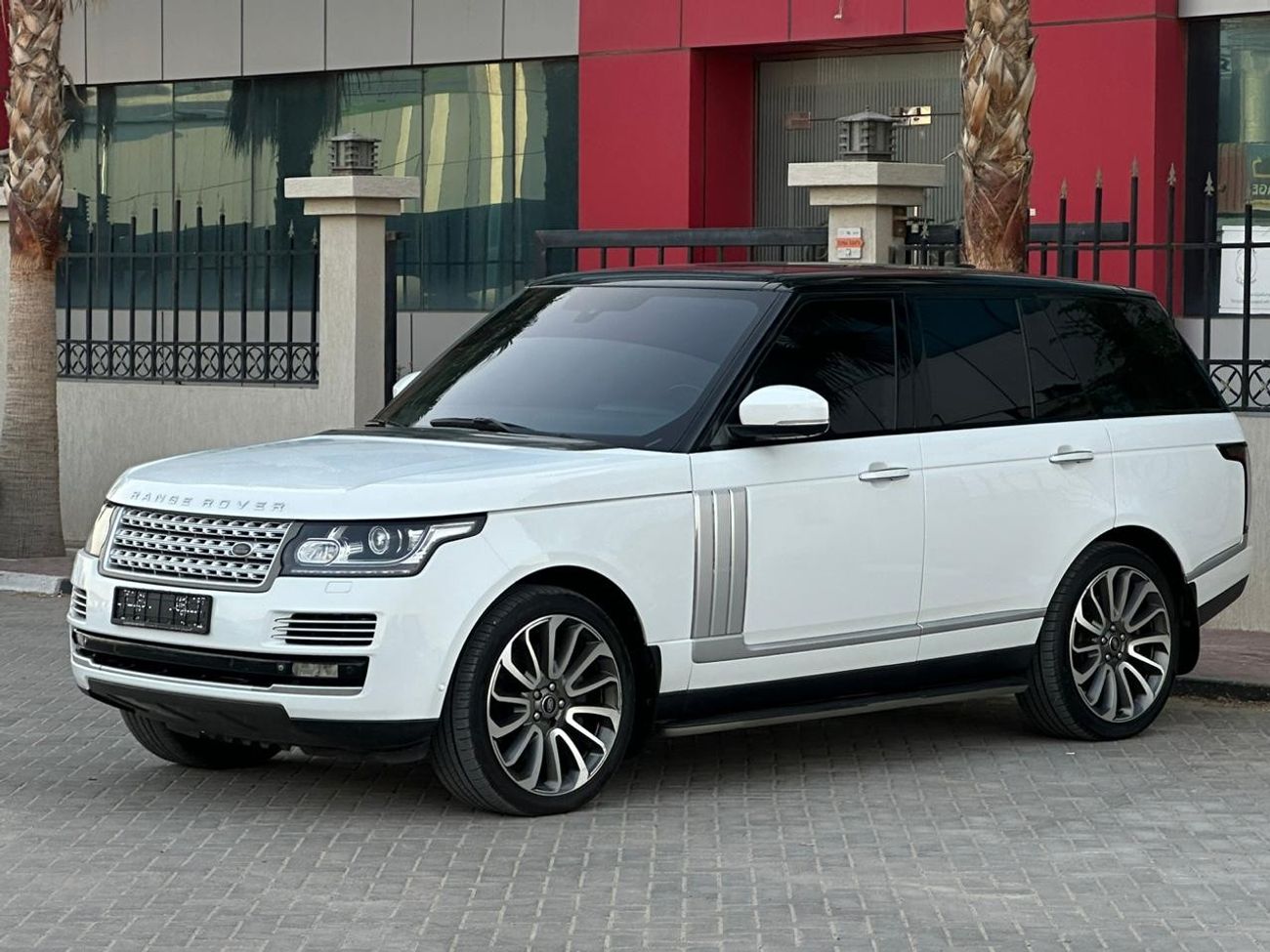 Used Land Rover Range Rover Autobiography 2014 for sale in Dubai - 741163