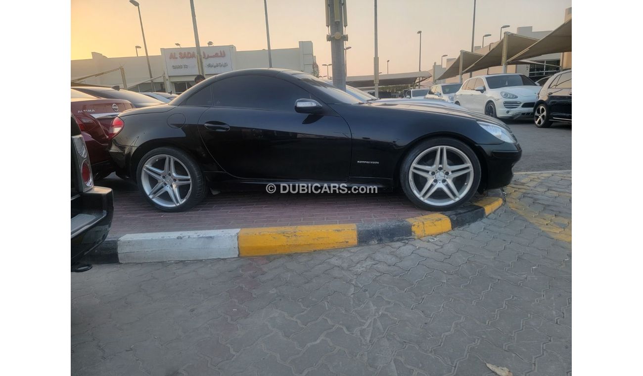مستعملة مرسيدس بنز SLK 200 2006 للبيع في الشارقة - 549701