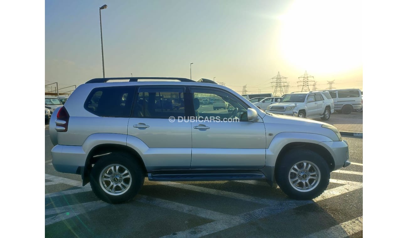 Used Toyota Prado TRJ120-5012697 2005 for sale in Dubai - 567117