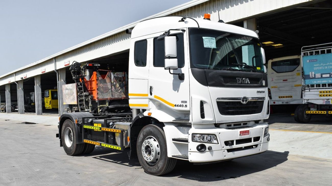 New TATA PRIMA 4X2 Tractor Head 2023 for sale in Dubai - 723678