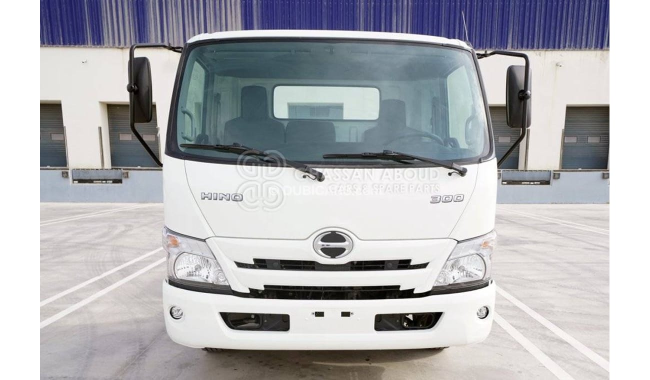 New Hino 300 Hino 514 2.5 TON CHASSIS MY23 2023 for sale in Dubai - 614340