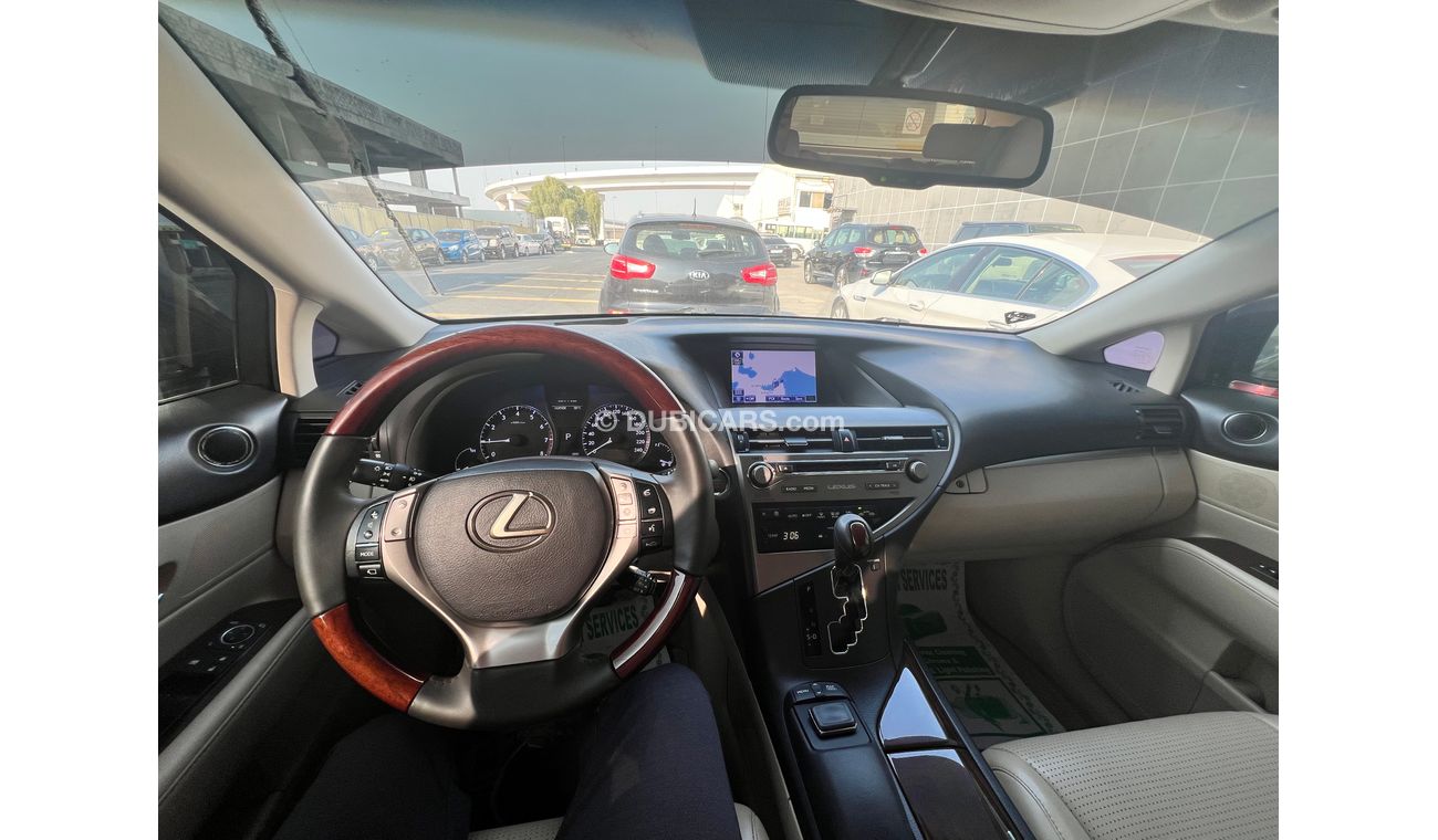 Used Lexus RX350 2015 for sale in Dubai - 692572