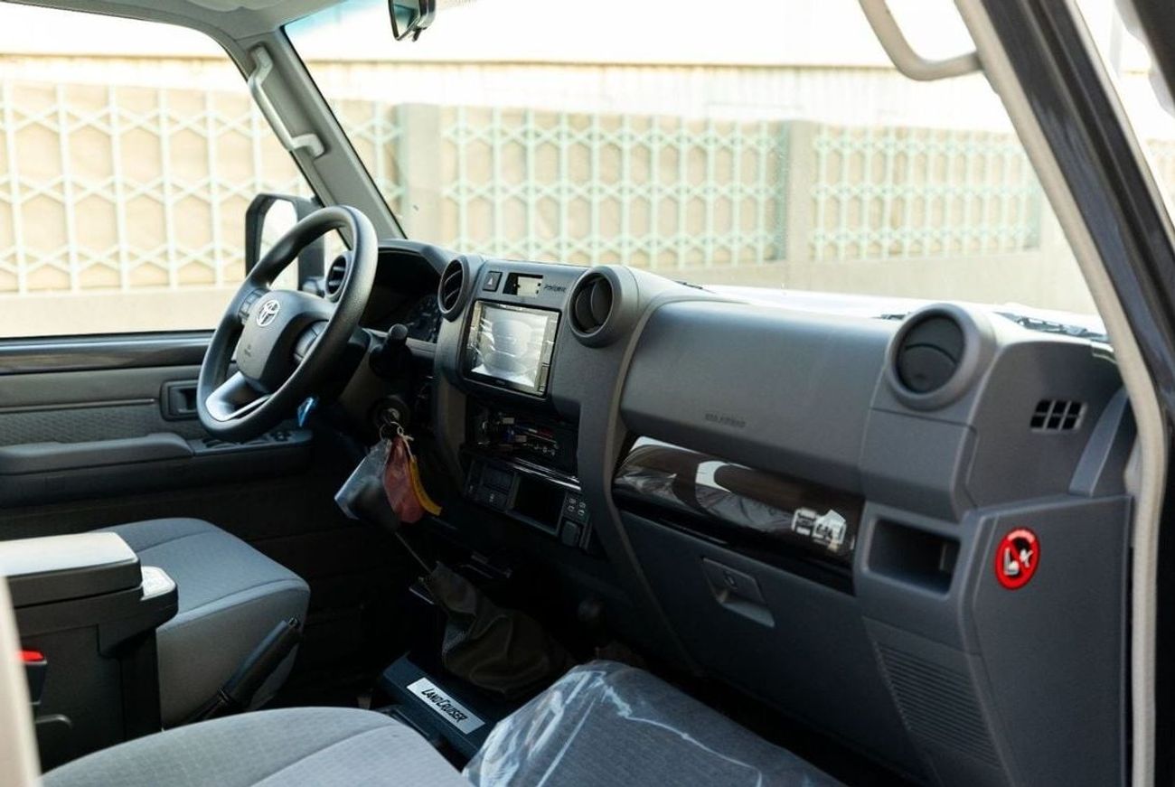 New Toyota Land Cruiser LC 76 - G 2025 2025 for sale in Dubai - 817225