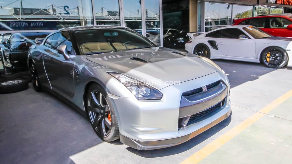Used Nissan GTR 2009 for sale in Dubai - 16310