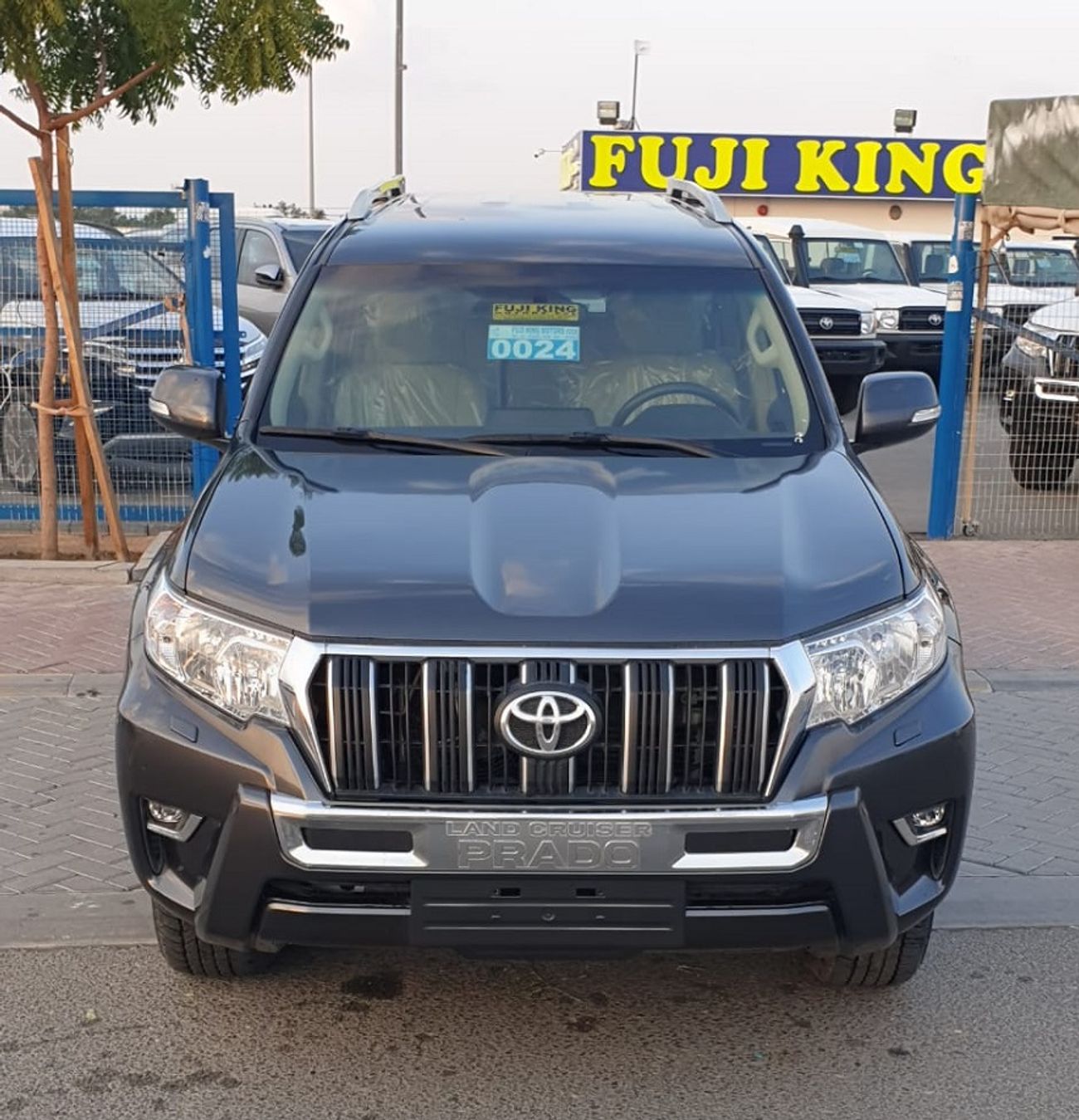 Used Toyota Prado TXL 4.0L - V6 - 2019 (PETROL) 2019 for sale in Dubai - 690061