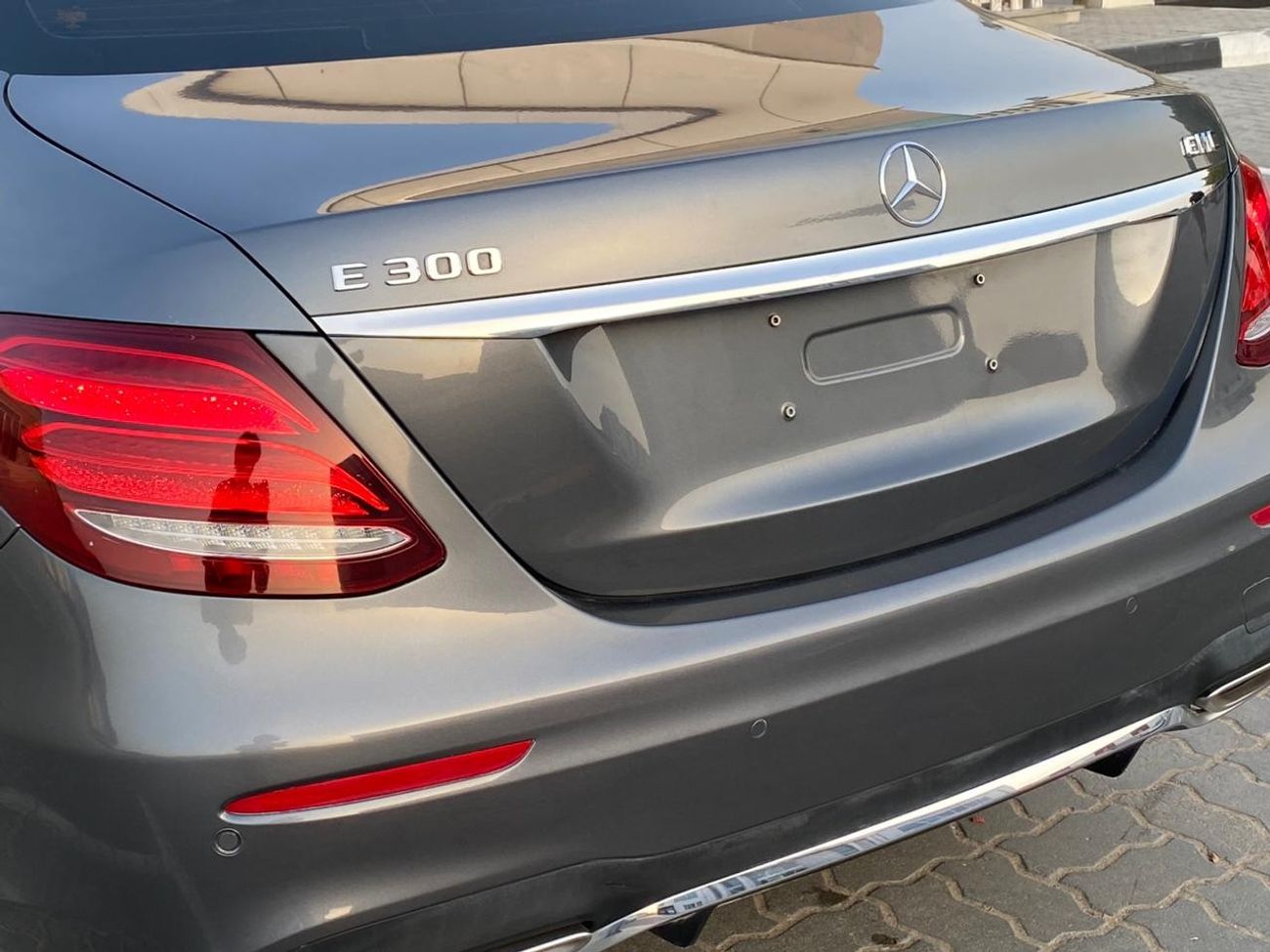 Used Mercedes-Benz E300 Std 2018 for sale in Dubai - 746045
