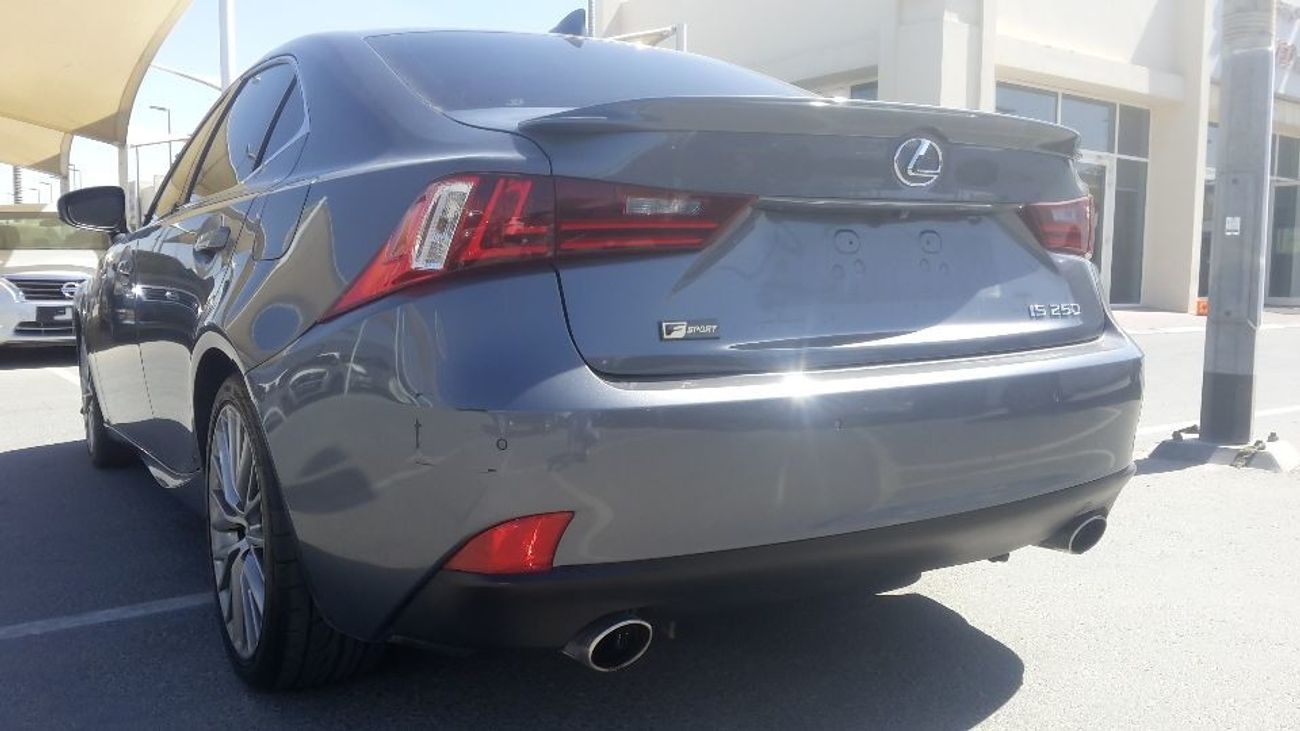 Used Lexus IS250 2014 for sale in Sharjah - 152667