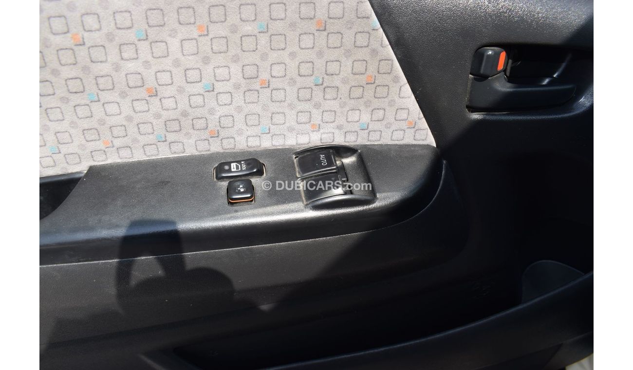 Used Commuter GLX High Roof Toyota Hiace Highroof GLX 13 seater, Model ...