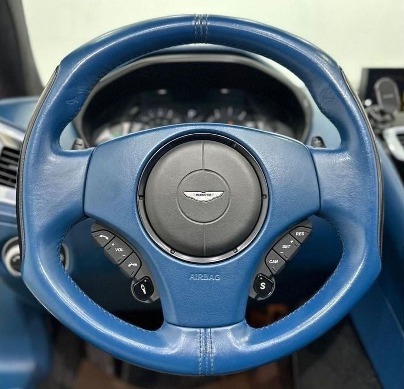 Used Volante 6.0L 2015 Aston Martin Vanquish Volante V12 Convertible ...