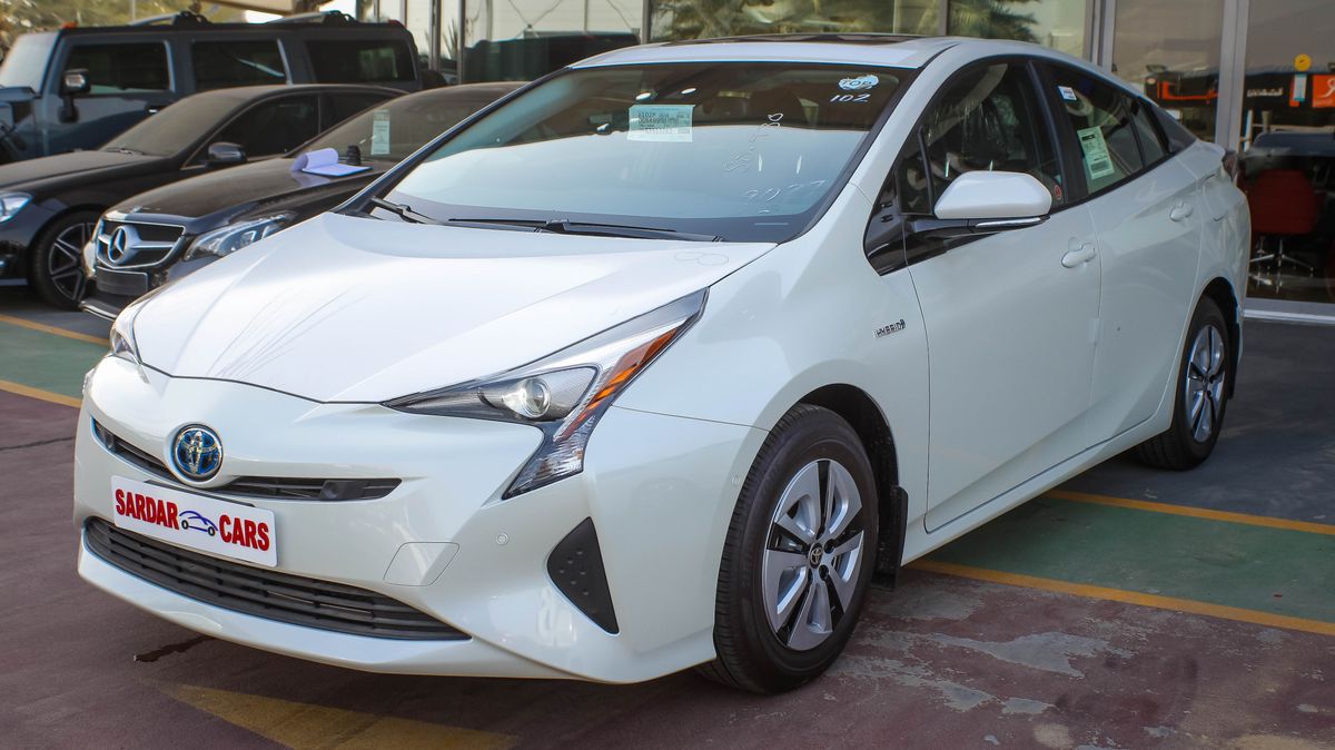 Toyota Prius Hybrid for sale: AED 125,000. White, 2016