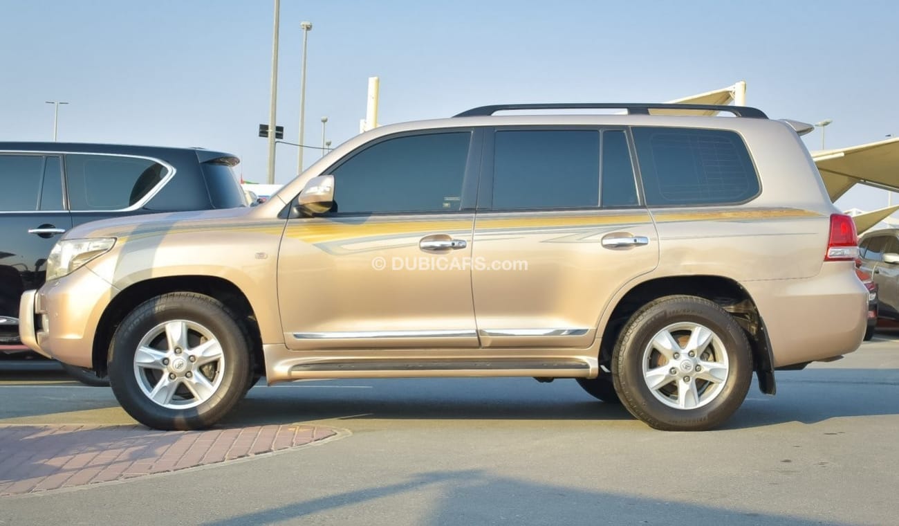 Used Toyota Land Cruiser VXR V8 2010 for sale in Sharjah - 593105