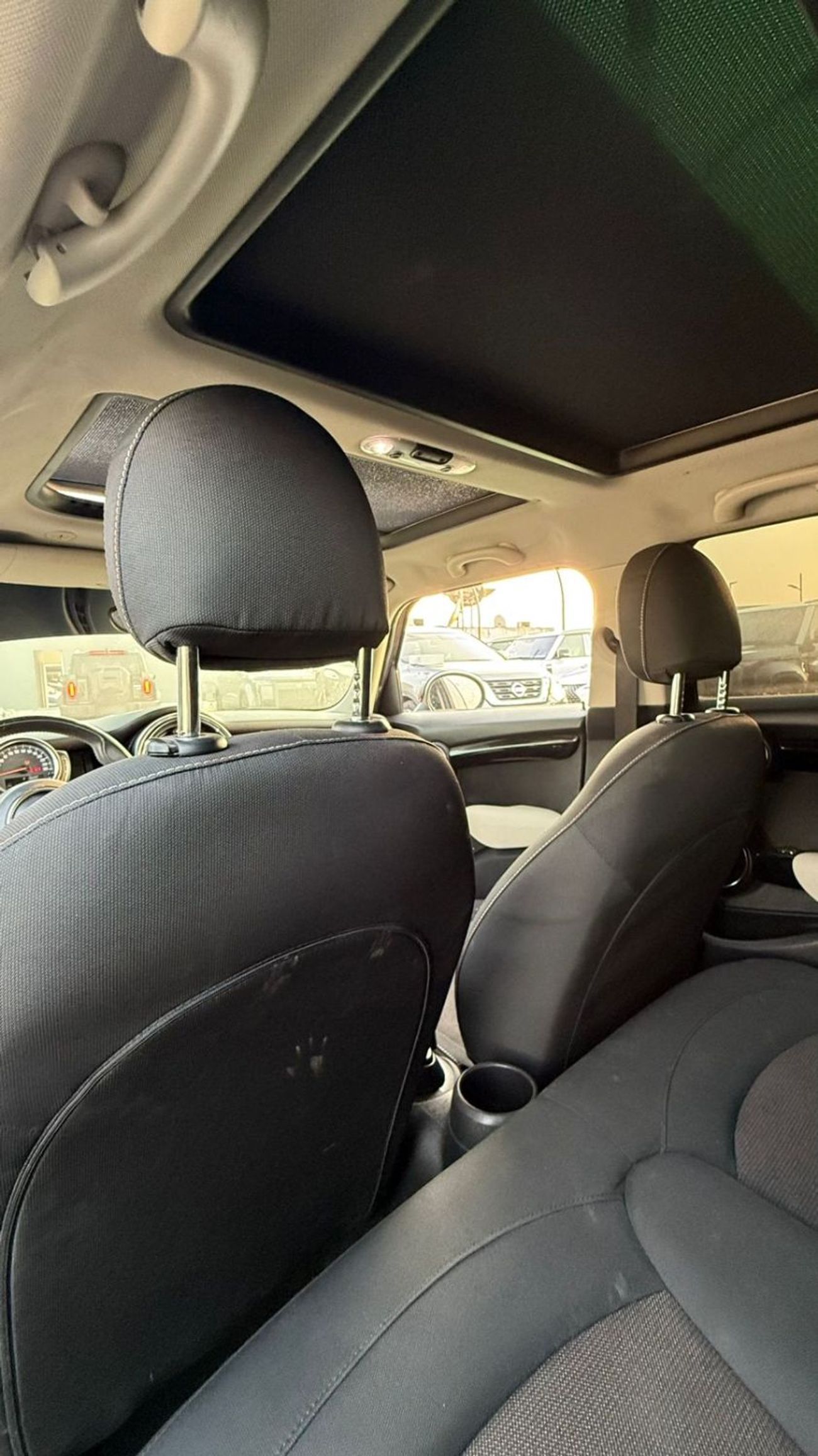 Used Mini Cooper 2019 for sale in Dubai - 915913