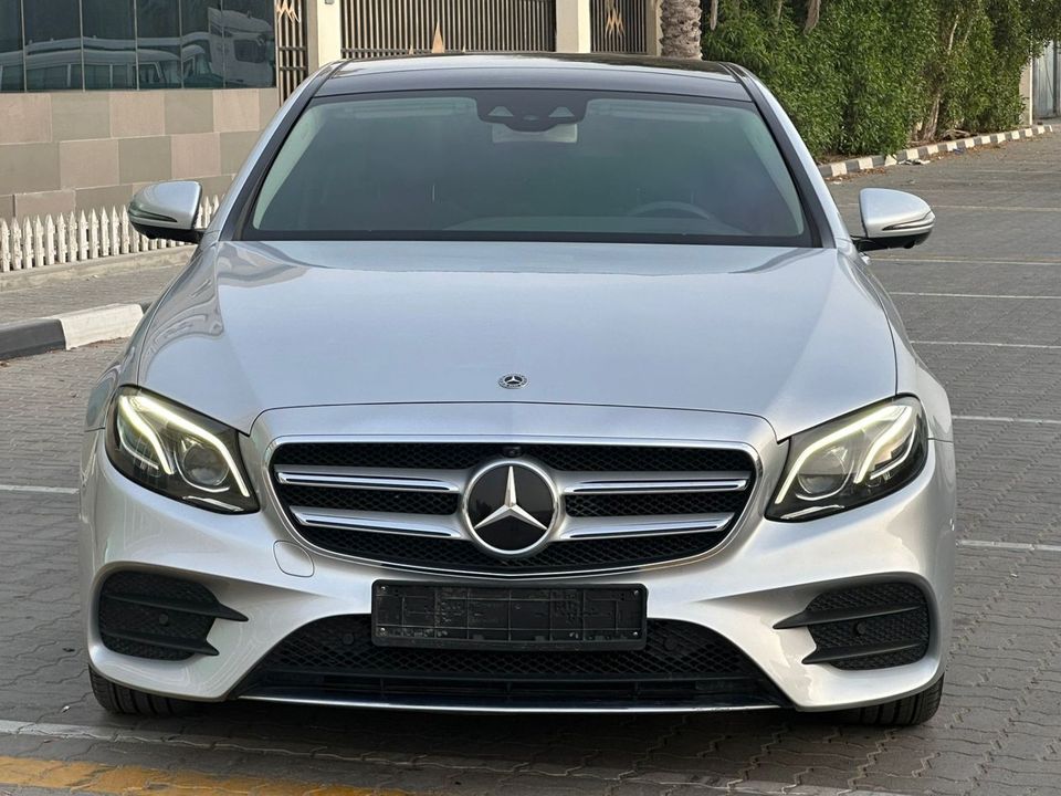 Used Mercedes-Benz E300 Std 2018 for sale in Dubai - 642758