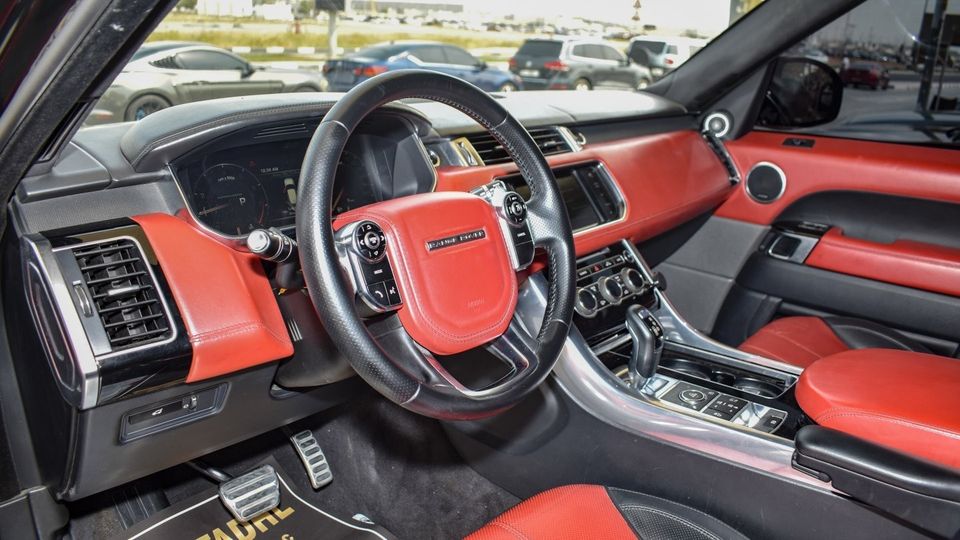 Used Land Rover Range Rover Sport SVR 2014 for sale in Sharjah - 761287