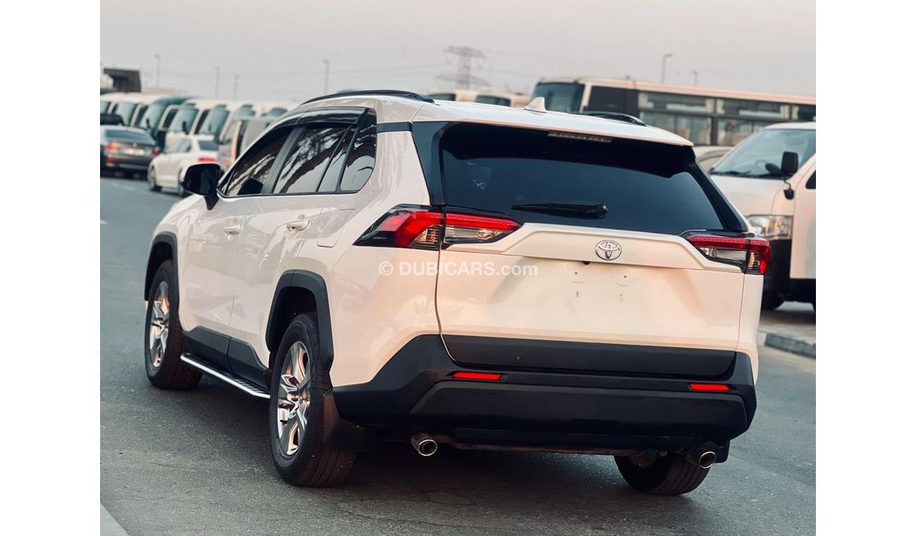 Used Toyota RAV4 2022 for sale in Dubai - 666742