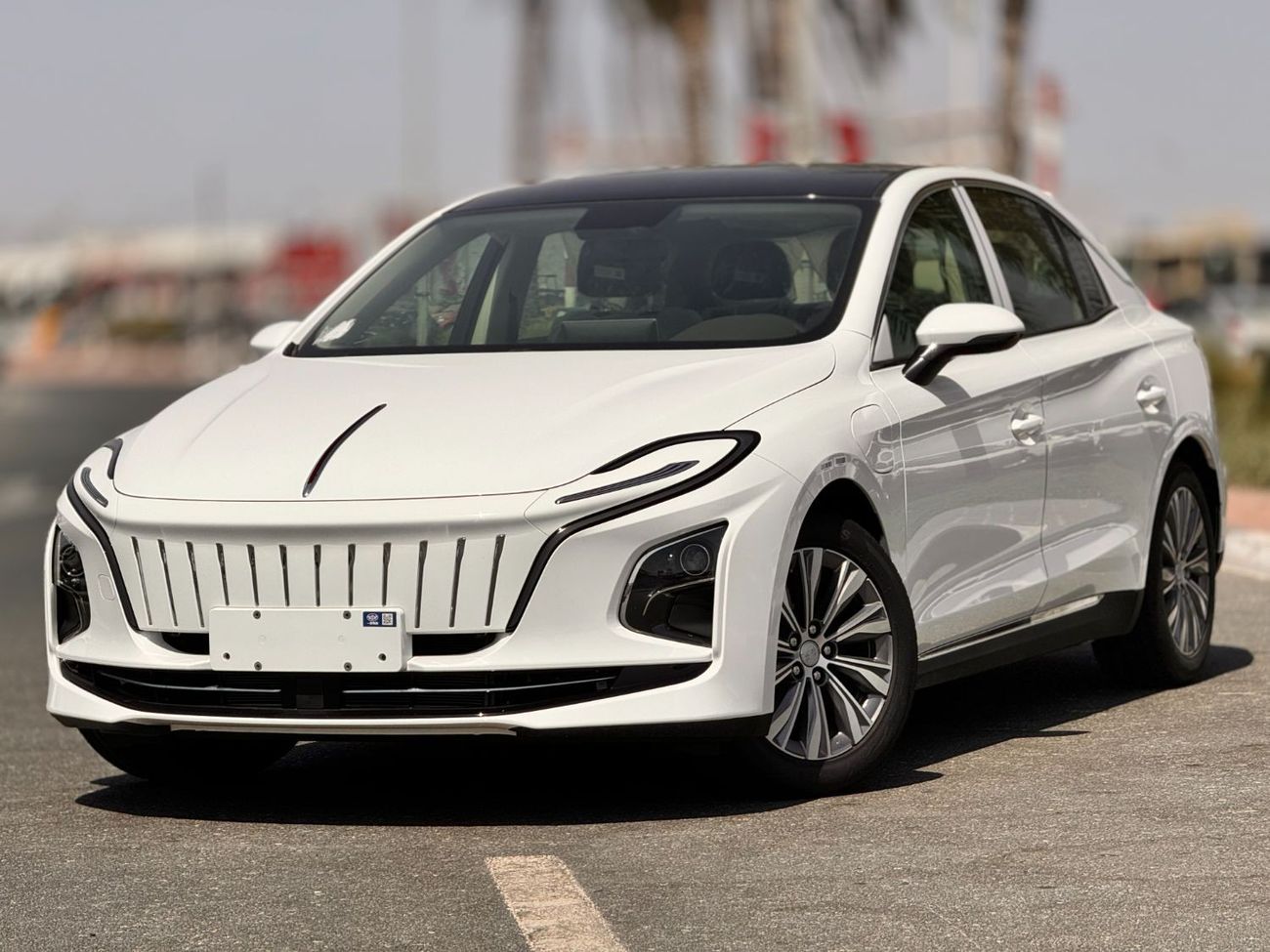 New HONGQI EQM5 HONGQI E-QM5 LUXURY WITH BLACK ROOF 2024 for sale in Dubai - 772767