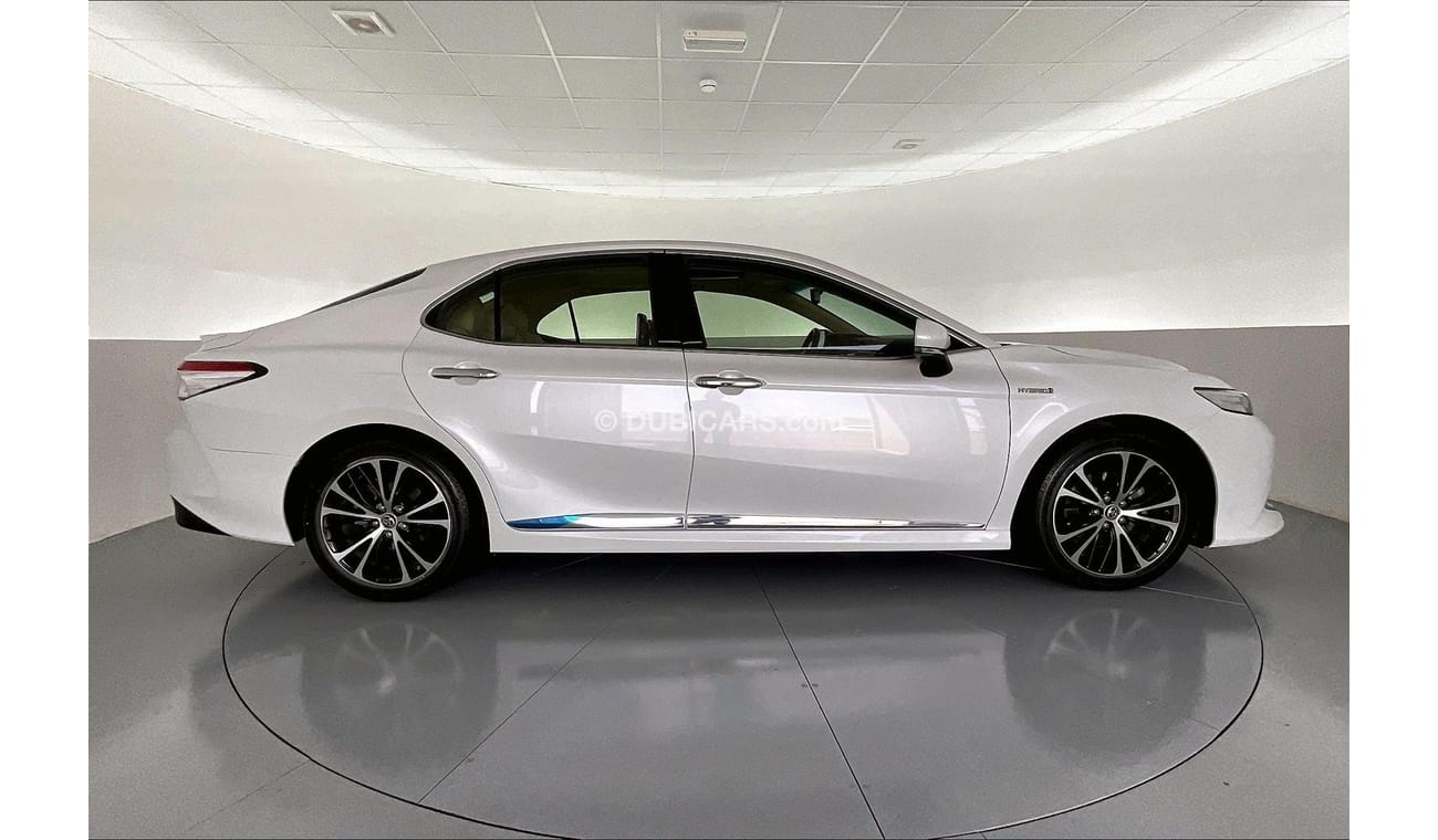 Used Toyota Camry Limited 2019 for sale in Dubai - 585644