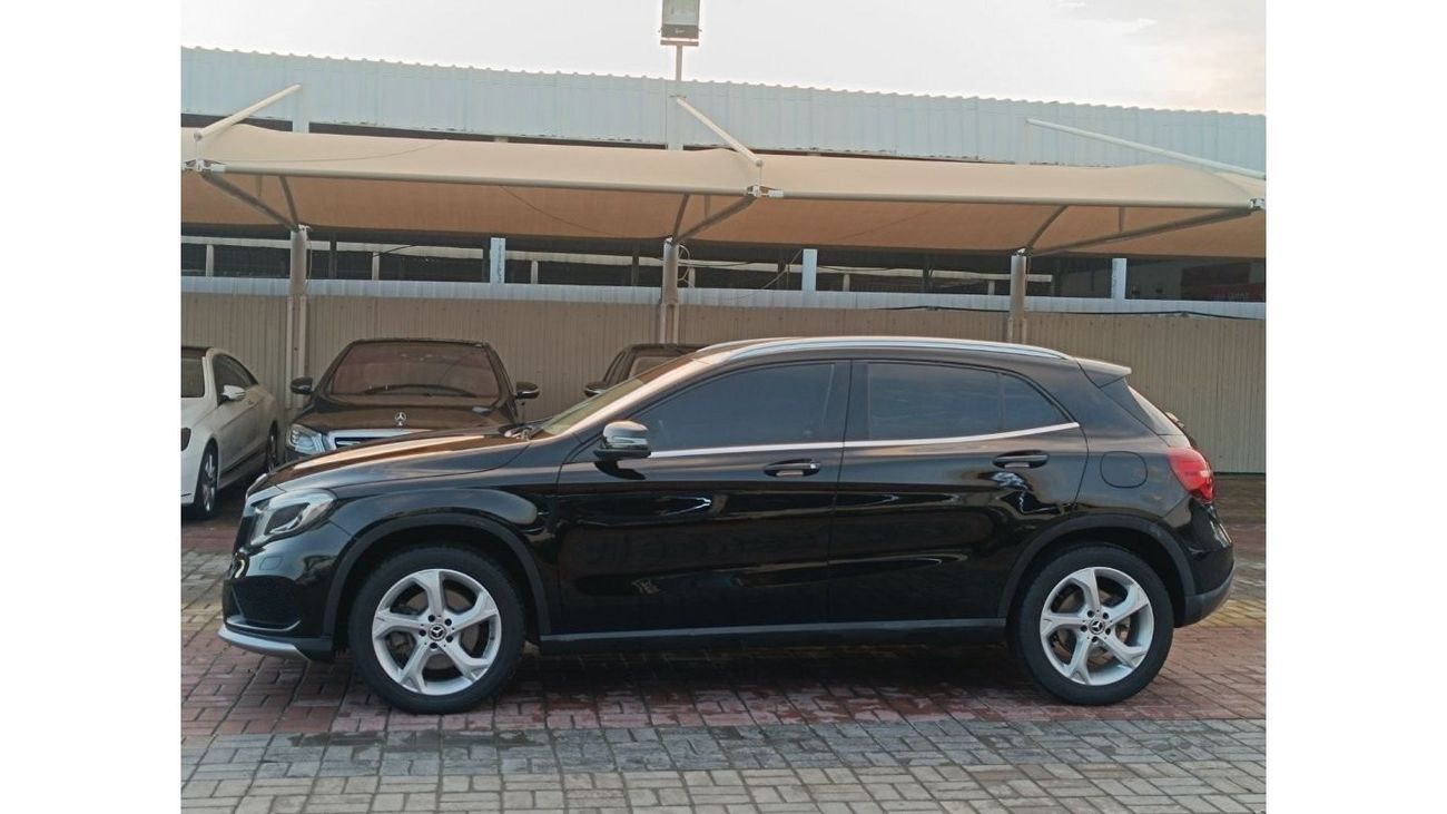 Used Mercedes-Benz GLA 250 Std 2019 for sale in Dubai - 713261