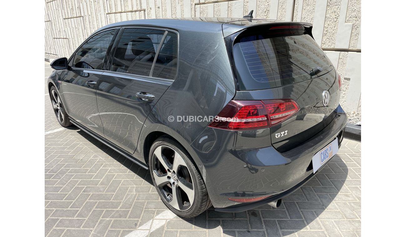 Used Volkswagen Golf 3000 2017 for sale in Dubai - 460905