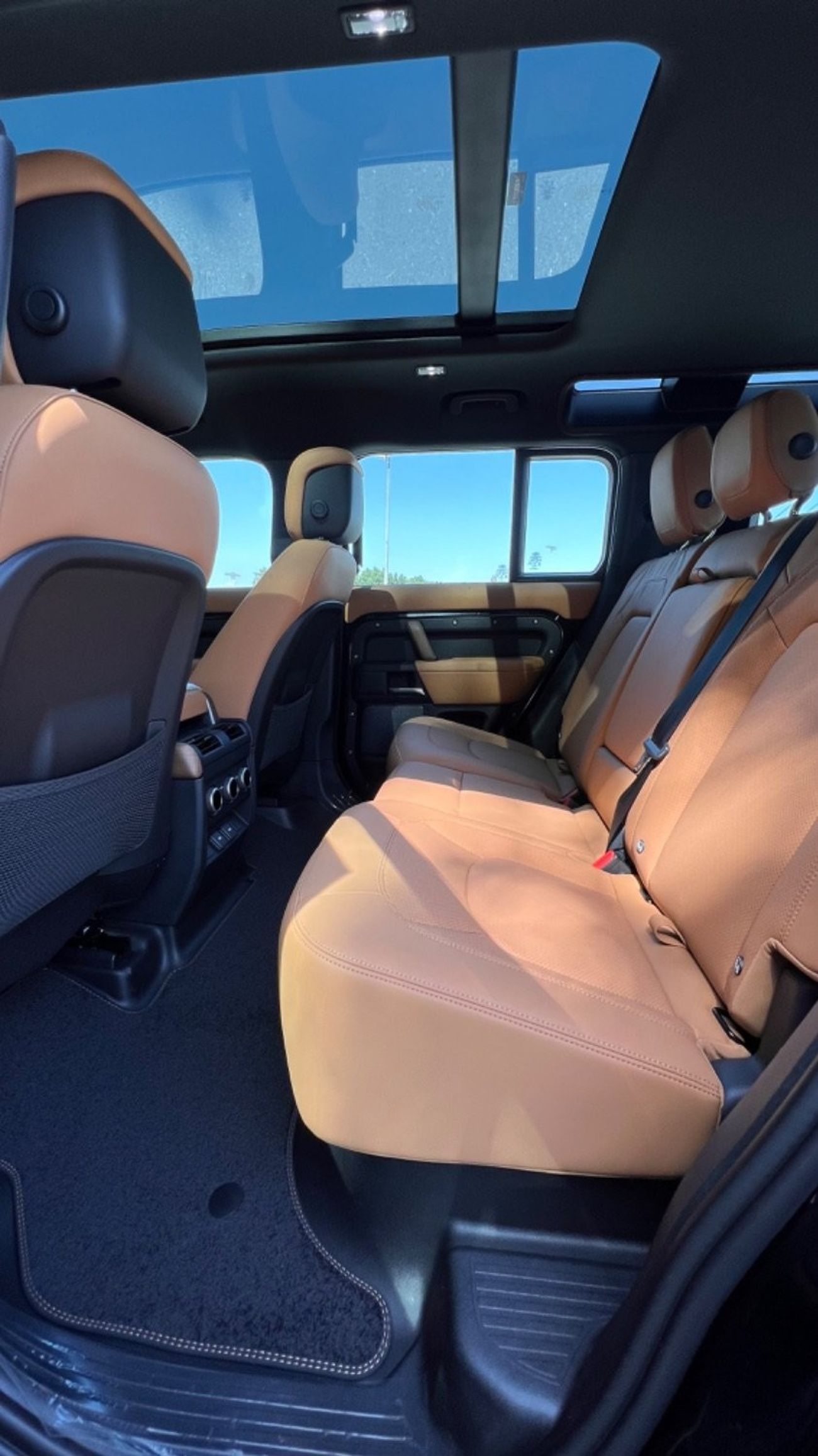 New Land Rover Defender SE 2023 for sale in Dubai - 588249