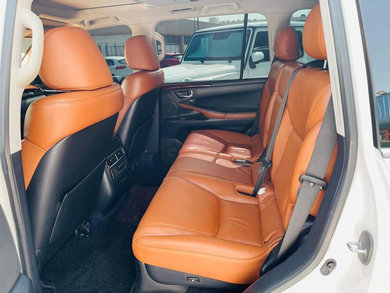 Used Lexus LX570 2011 for sale in Dubai - 538537
