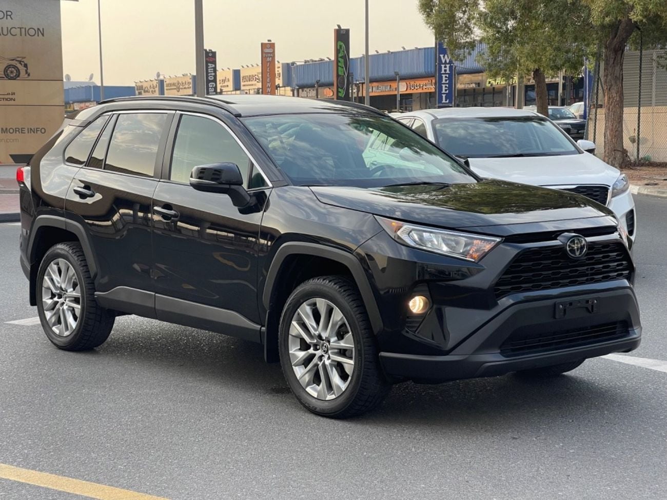 Used Toyota RAV4 2019 RAV4 xle AWD premium 2019 for sale in Dubai - 785223