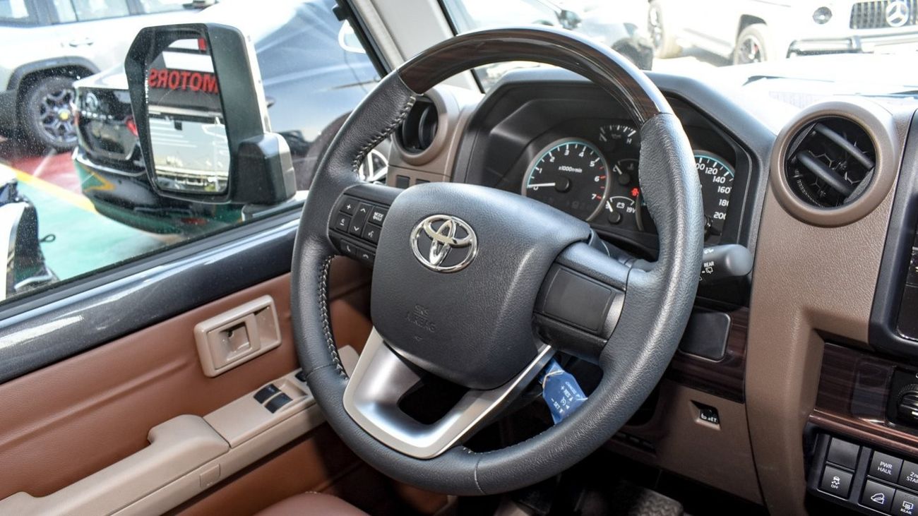 New Toyota Land Cruiser Hard Top LC 71 3 DOORS 4.0L V6 Petrol Auto ...