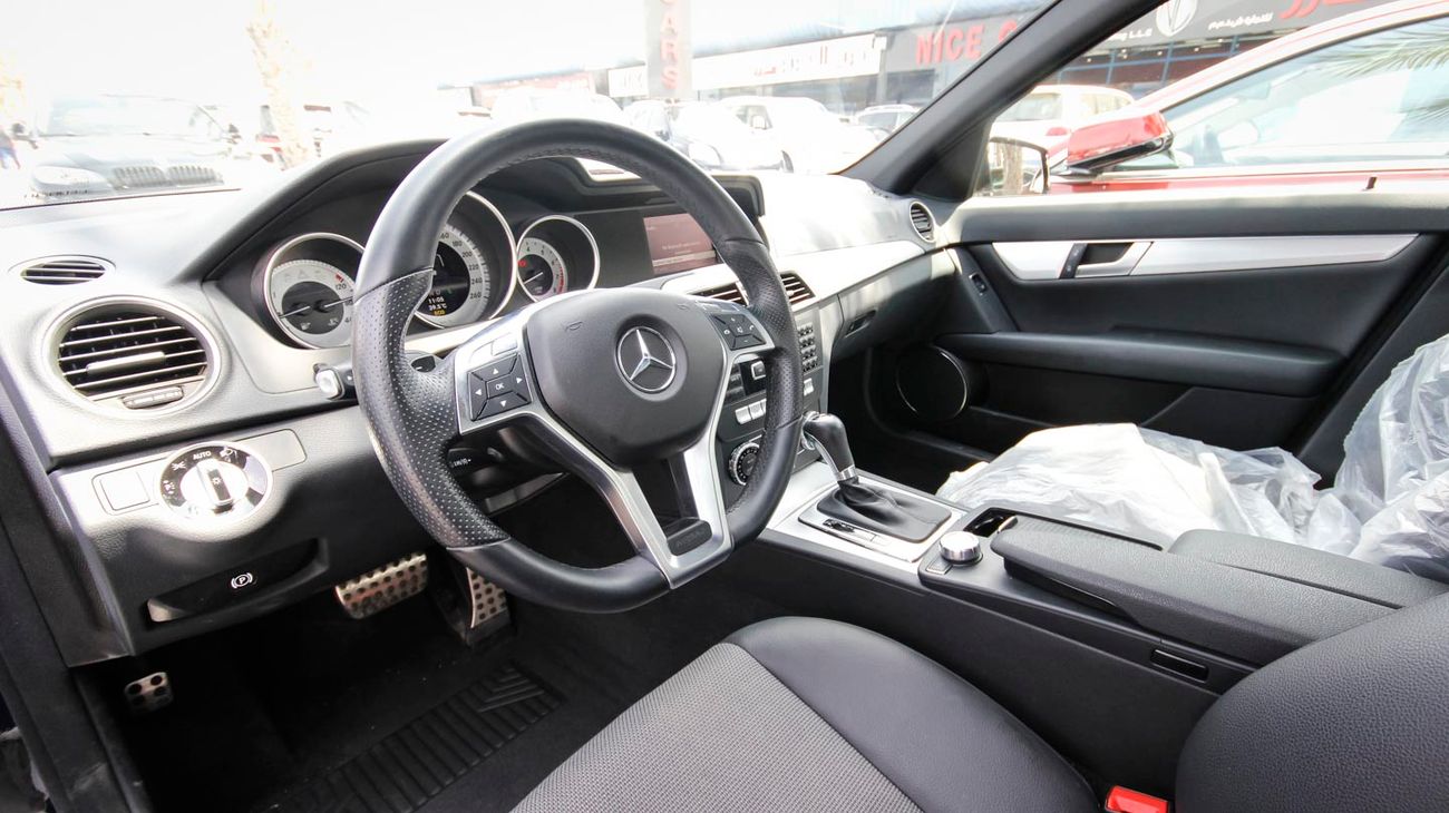 Used Mercedes-Benz C200 2013 for sale in Dubai - 3516