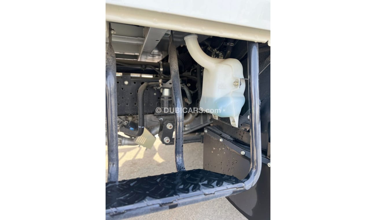 New Isuzu Npr85 Crew Cab, 3.0 CC, MY 2023 2023 for sale in Dubai - 708415