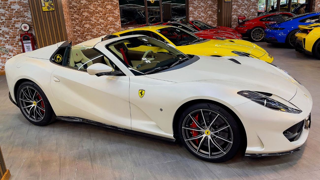 Used Ferrari 812 GTS | NEGOTIABLE PRICE | FULL CARBON FIBER | 789 HP 2022 for sale in Dubai - 882111