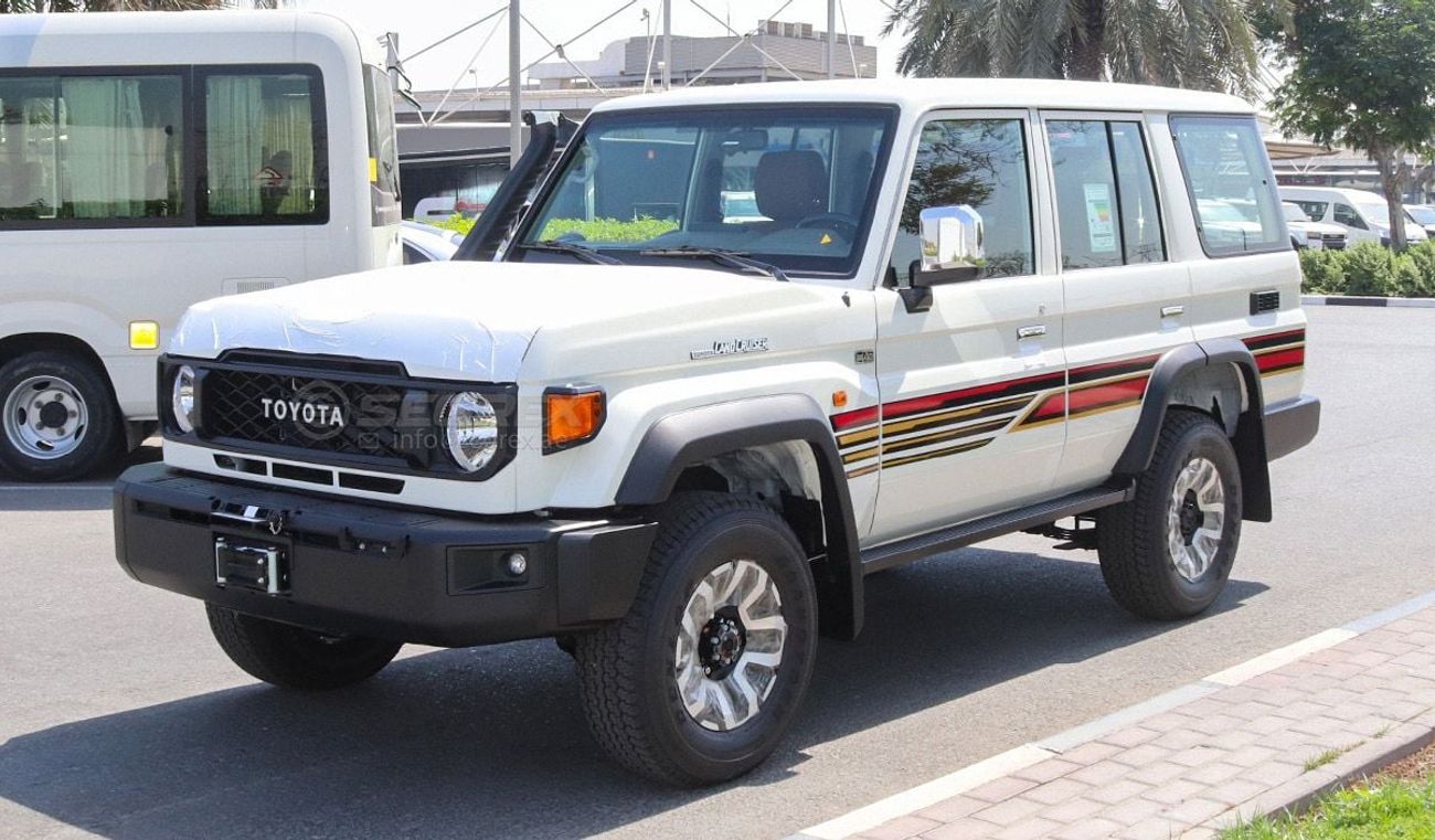 New Toyota Land Cruiser 70 2025 Model Toyota Land Cruiser Hardtop LC76, 4.0L Petrol 4WD 6A/T ...