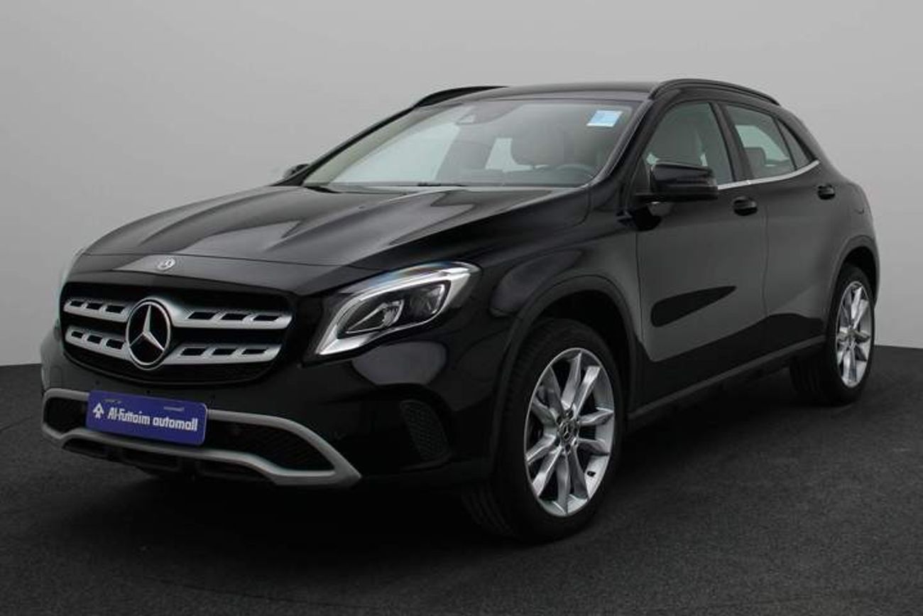 Used Mercedes-Benz GLA 200 4MATIC 2.0 2020 for sale in Dubai - 618823