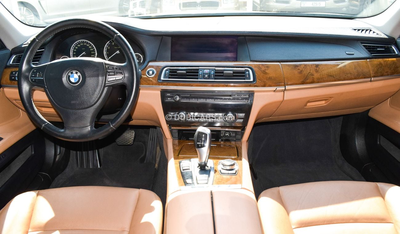 Used BMW 730Li Li 2011 for sale in Sharjah - 472120