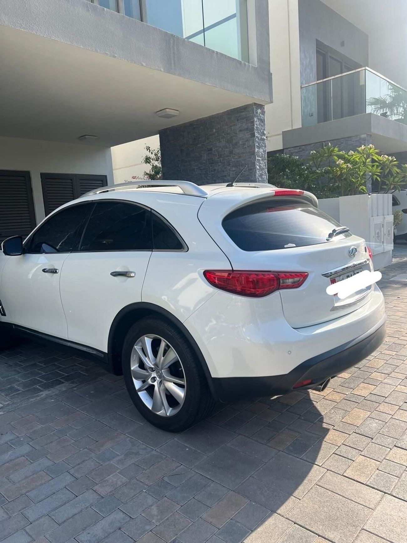 Used Infiniti QX70 2017 for sale in Abu Dhabi - 747716