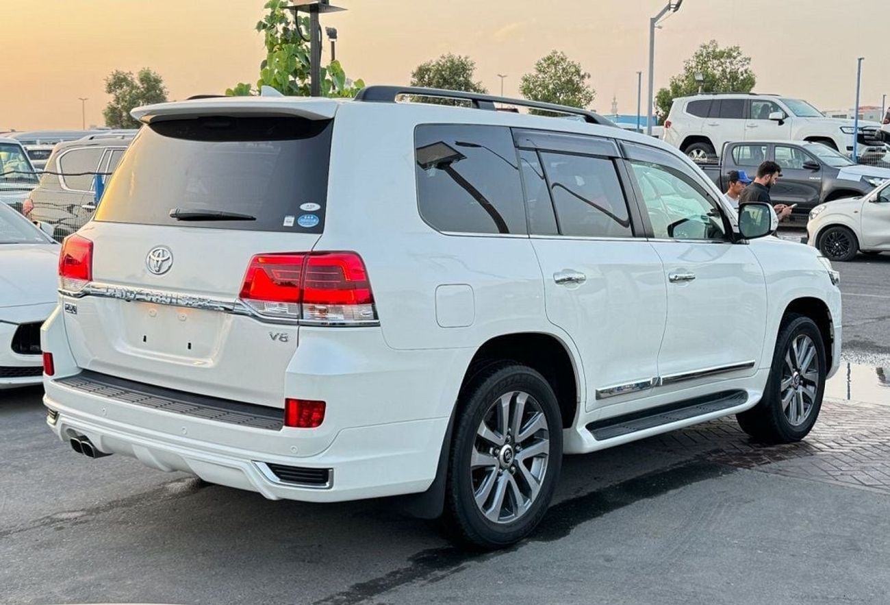 Used TOYOTA LAND CRUISER LC200 2017 ZX RHD PETROL 2017 for sale in ...