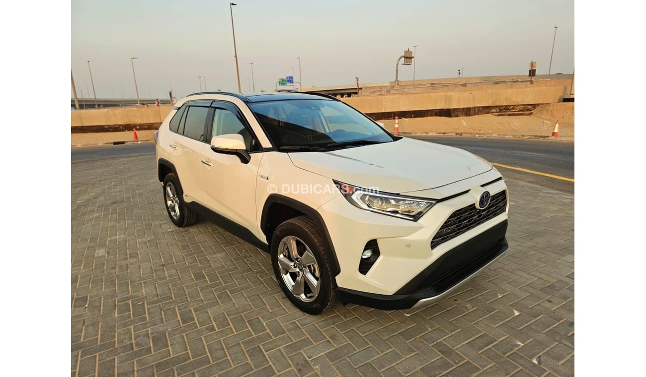 Used Toyota RAV4 Hybrid full option 2021 for sale in Dubai - 699218