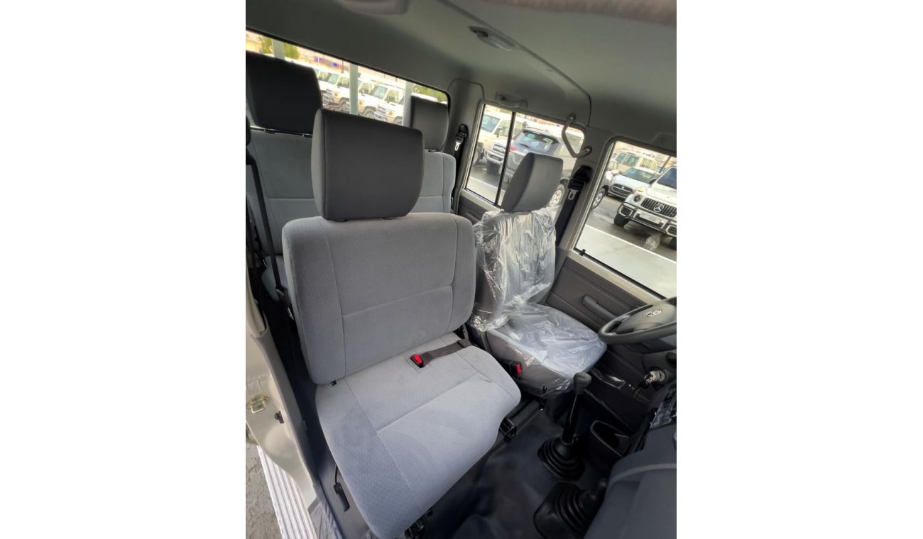 New Toyota Land Cruiser Pick Up DC 4.2 2022 for sale in Dubai - 682866