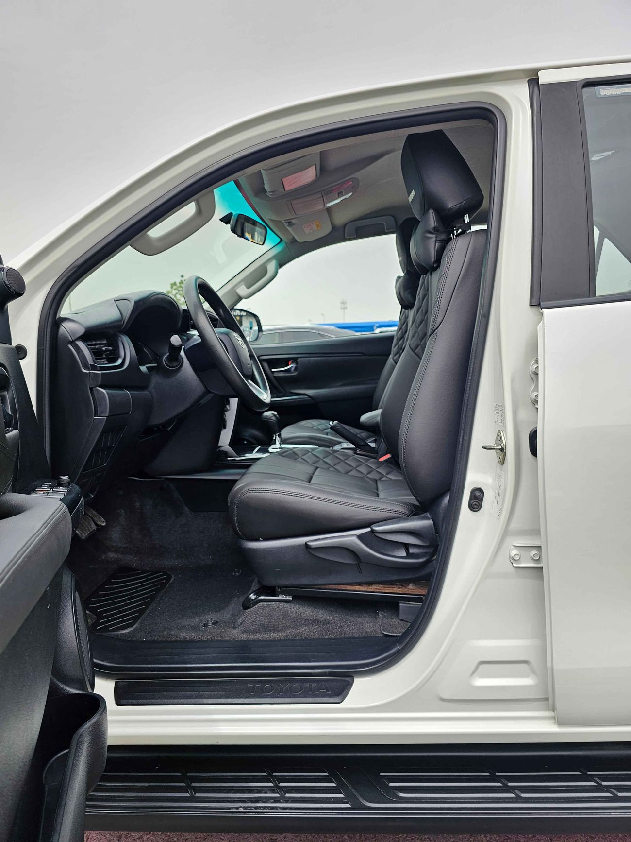 Used Toyota Fortuner // EXR // V4 // LEATHER SEATS // NON ACCIDENT (LOT ...