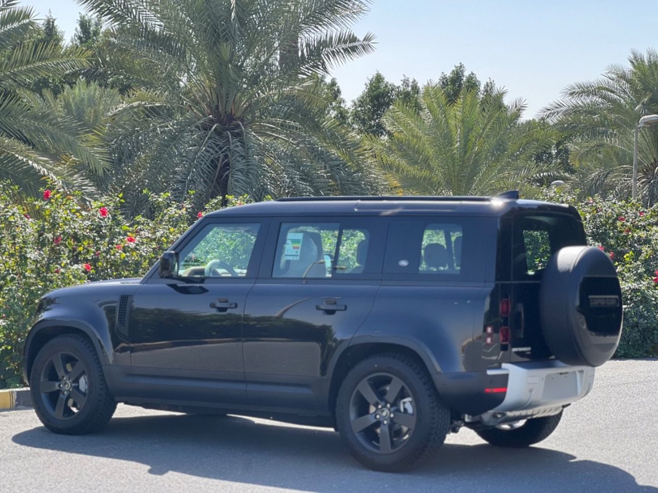 New Land Rover Defender SE 2023 for sale in Dubai - 588249