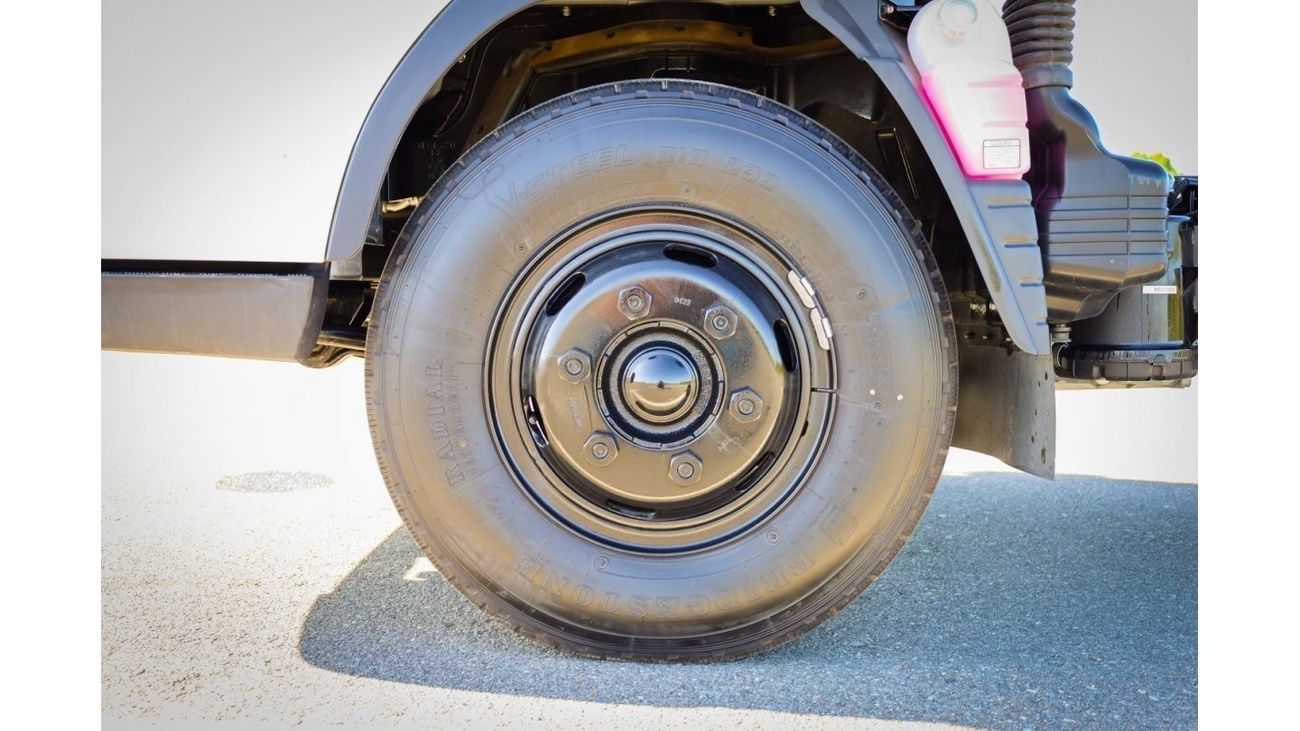 New Mitsubishi Fuso Canter Fuso Wide Cab Chassis Truck Diesel 5 Speed M ...