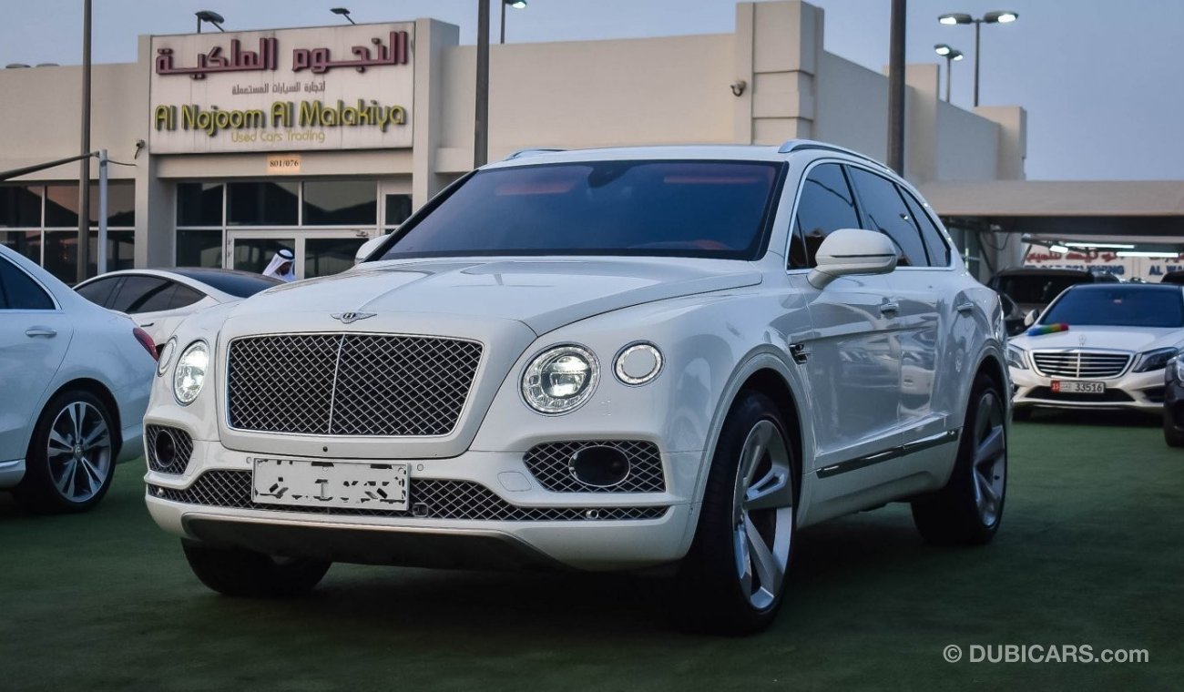 Used Bentley Bentayga 2017 for sale in Sharjah - 557392