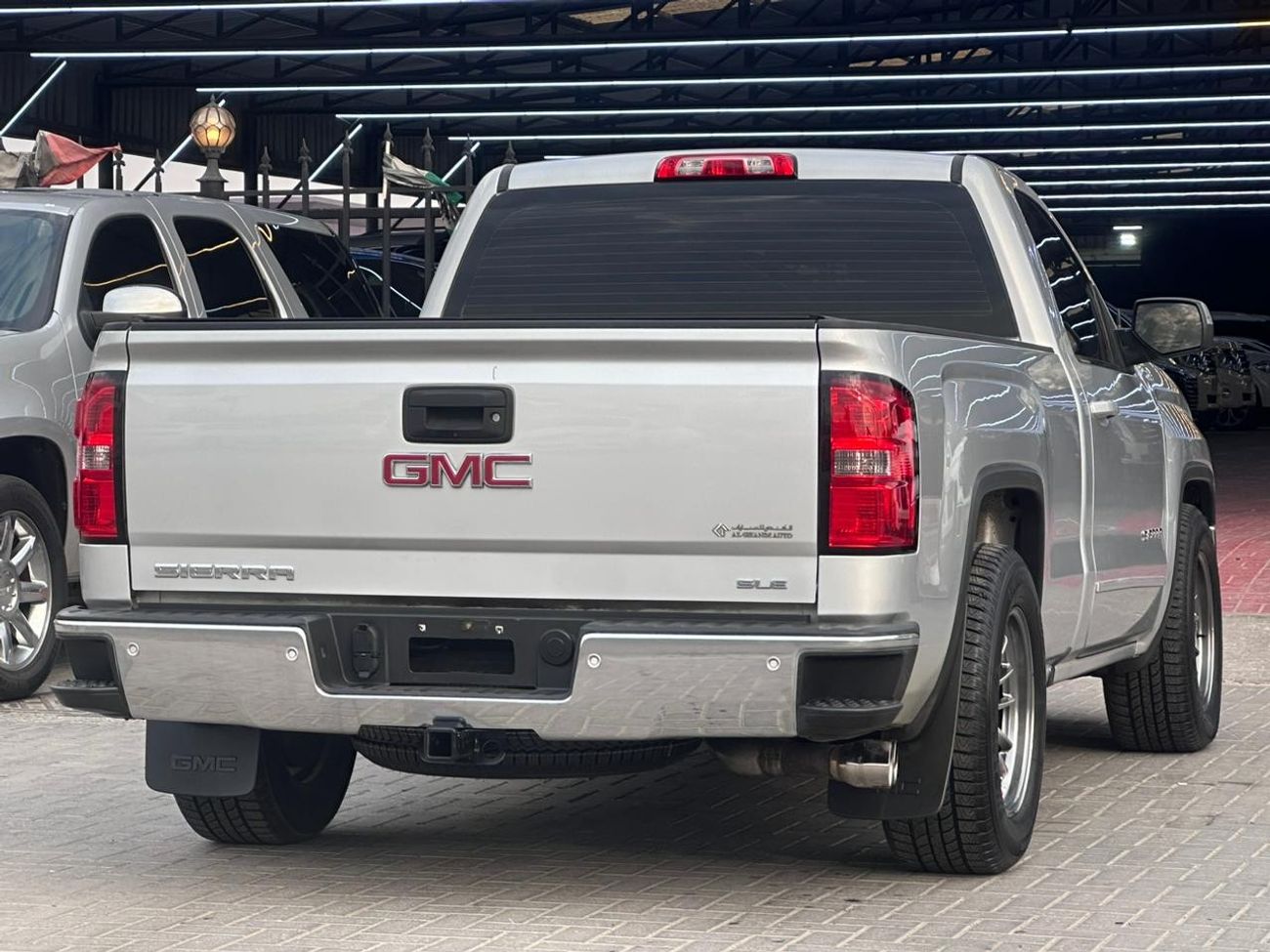 Used GMC Sierra 1500 SLE 2018 for sale in Dubai - 719972