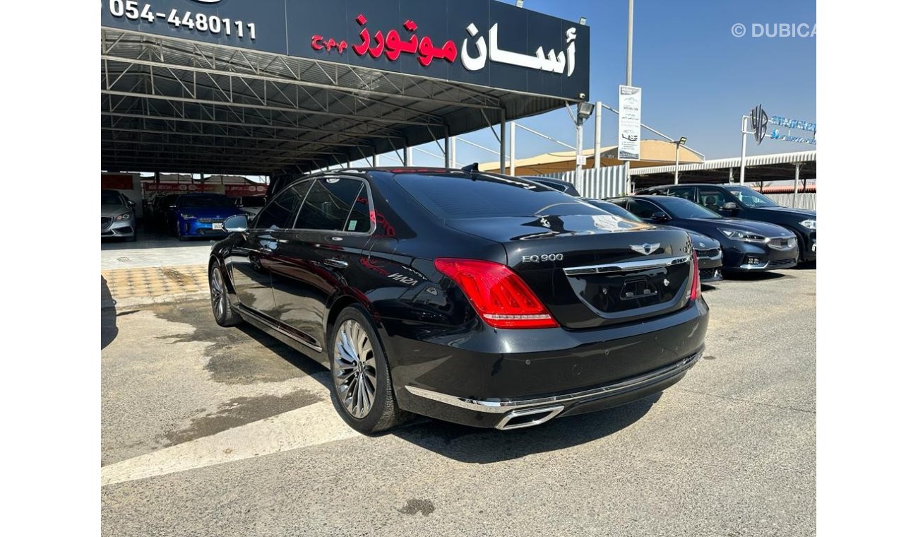 Used Genesis G90 Prestige 2018 for sale in Dubai - 581733